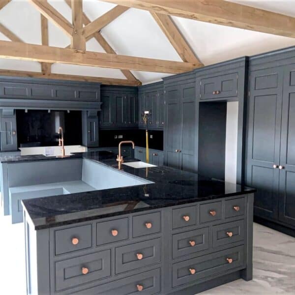23 Black Kitchen Countertops That Are Strikingly Beautiful