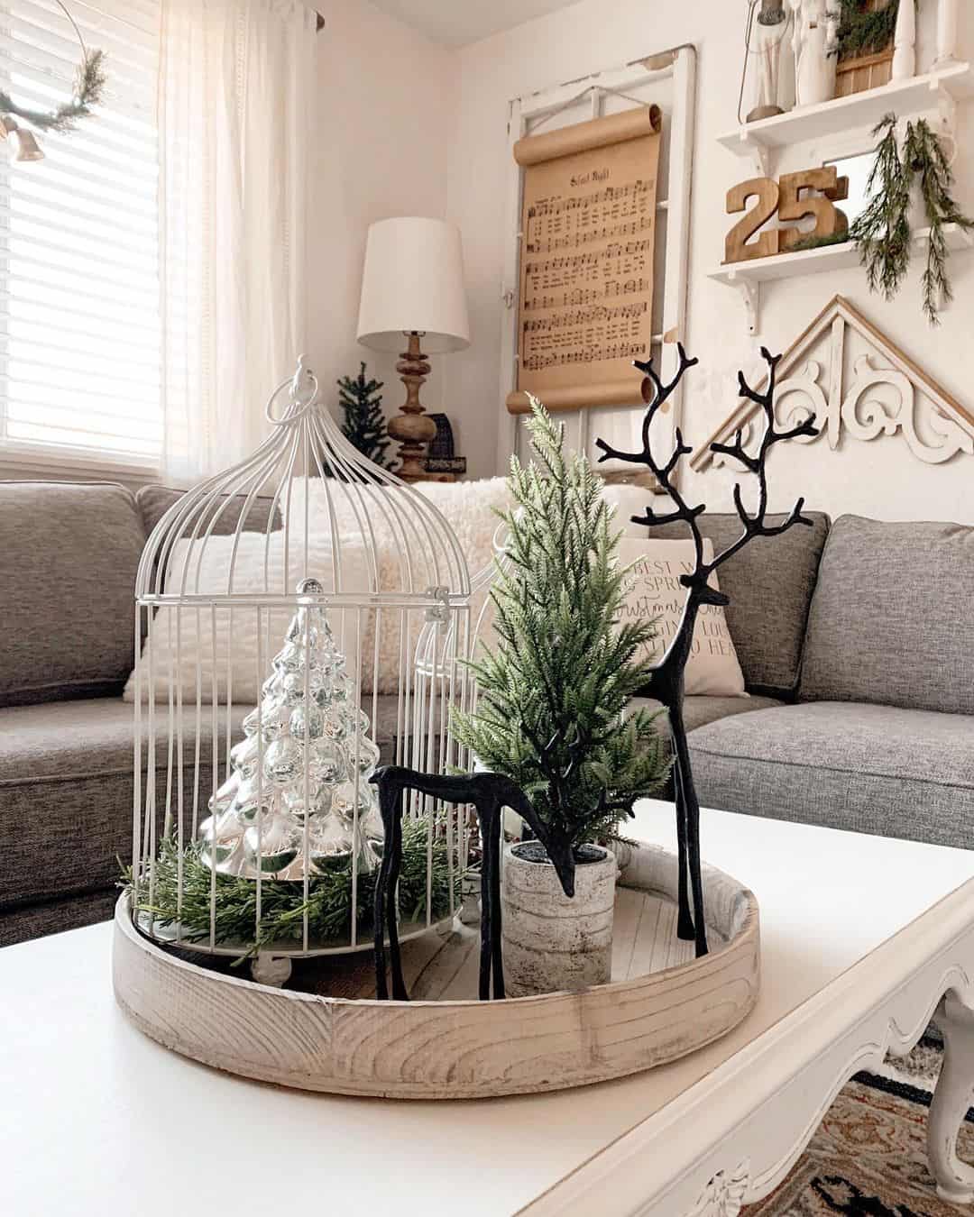 29 Christmas Coffee Table Décor Inspirations for a Festive Celebration