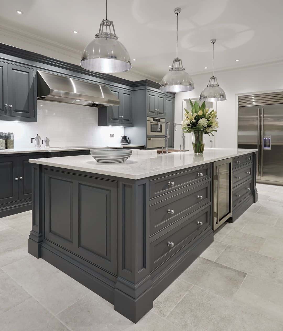 42 Chic Grey Kitchen Cabinets Ideas to Ban Boring from Your Kitchen