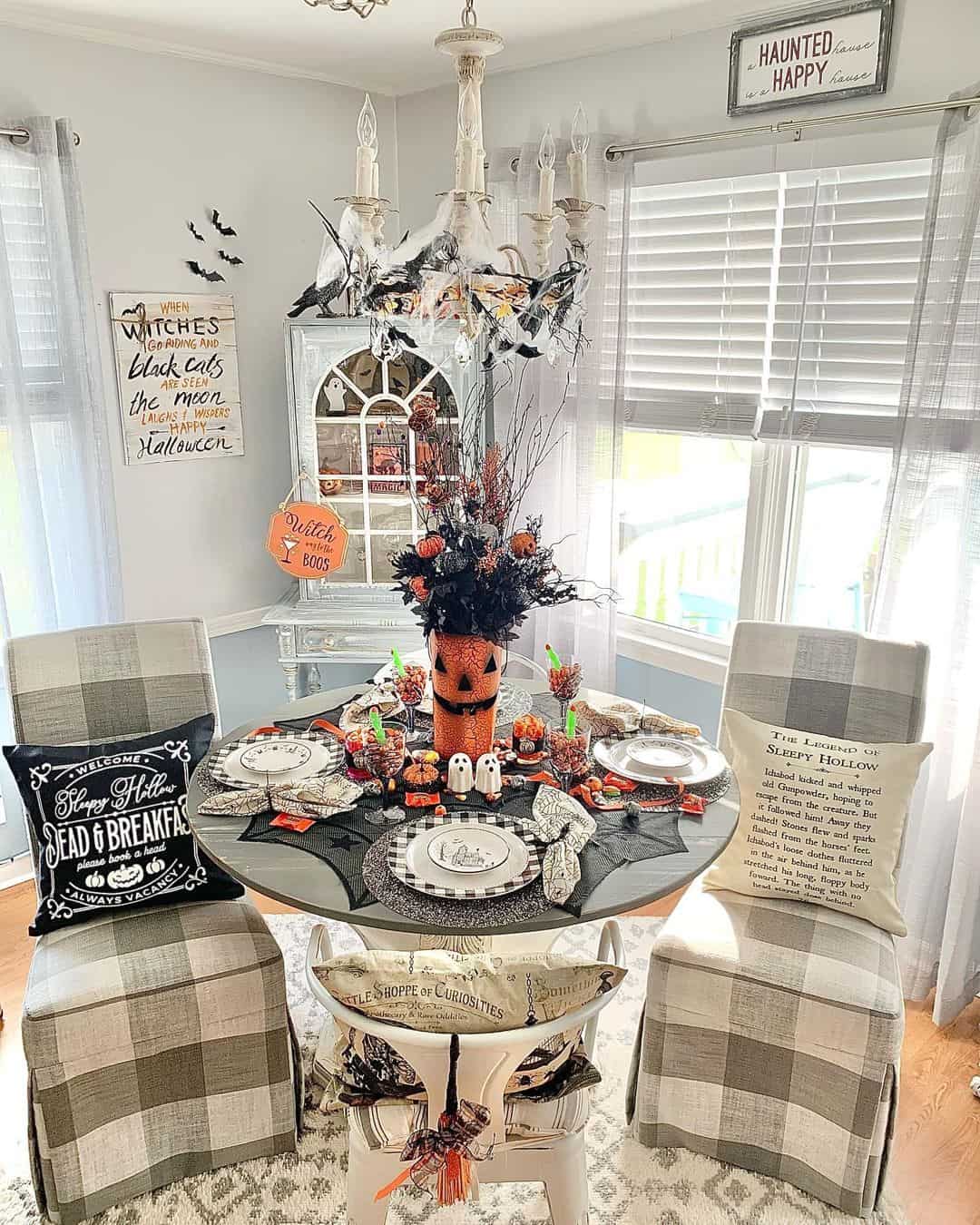 28 Halloween Dining Table Décor Ideas for A Spooktacular Feast