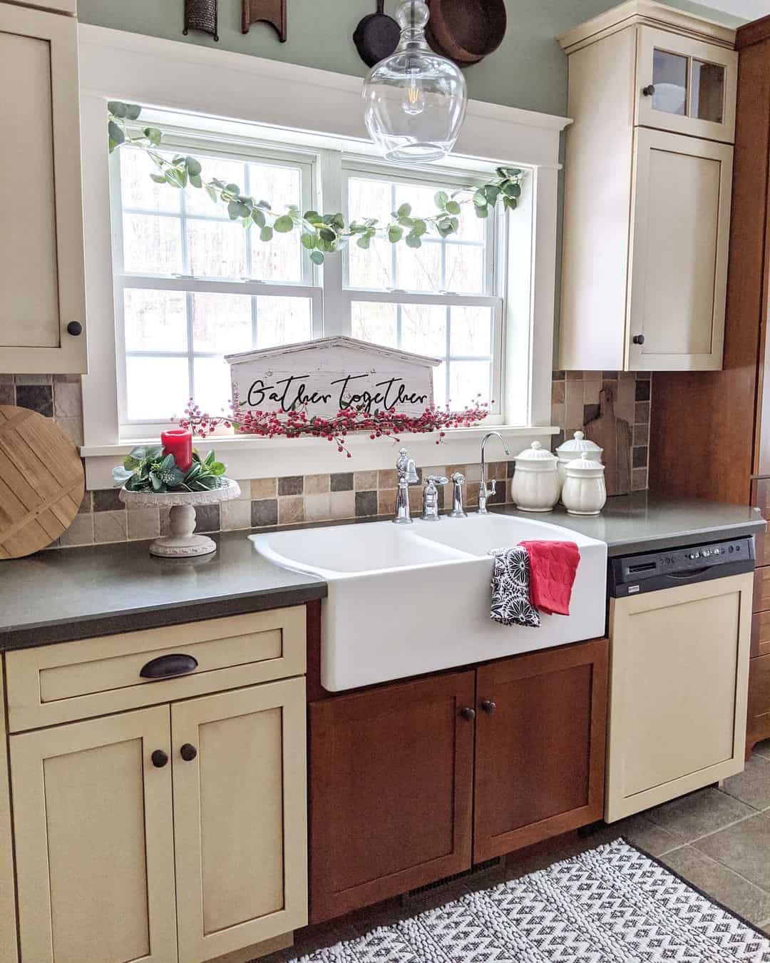 29 Cabinet Cup Pulls to Instantly Upgrade Your Kitchen