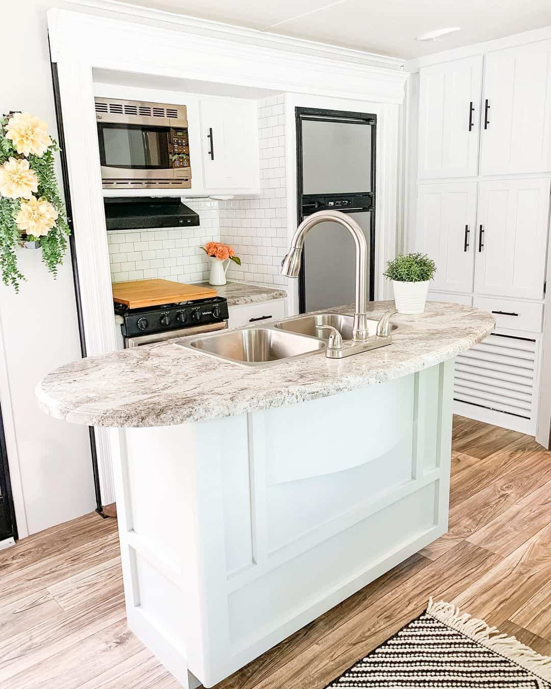 25 Kitchen Islands with Unbelievably Stunning Sinks