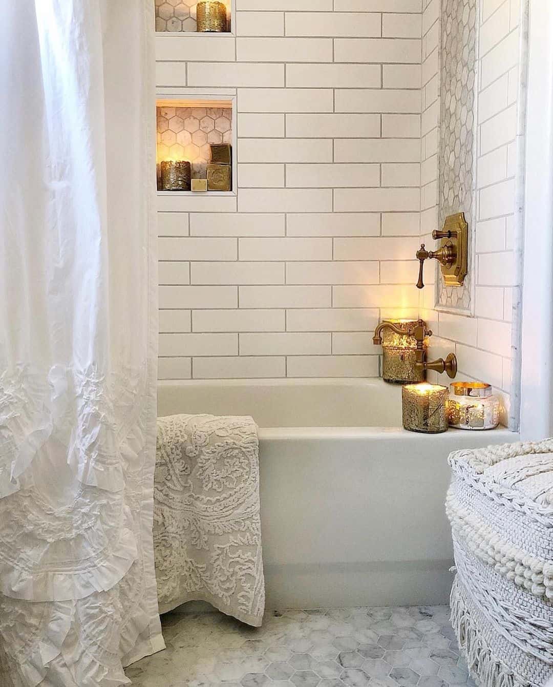 21 White Bathroom Tile Ideas for a Bright and Versatile Sanctuary