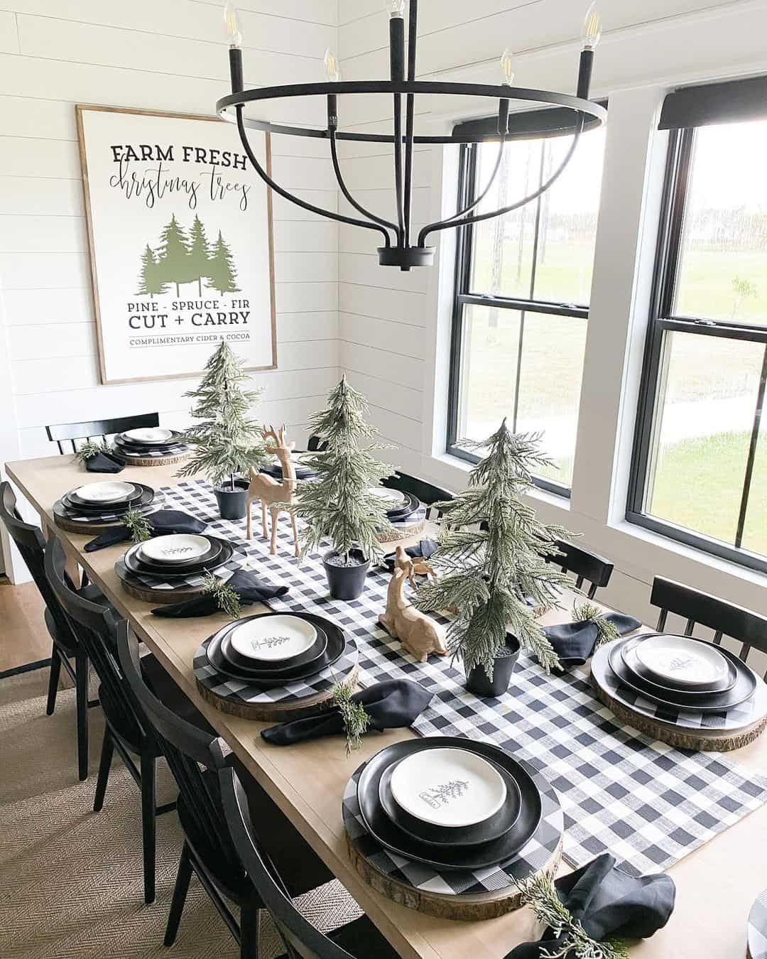 40 Farmhouse Christmas Table Décor Ideas to Deck Your Table With ...