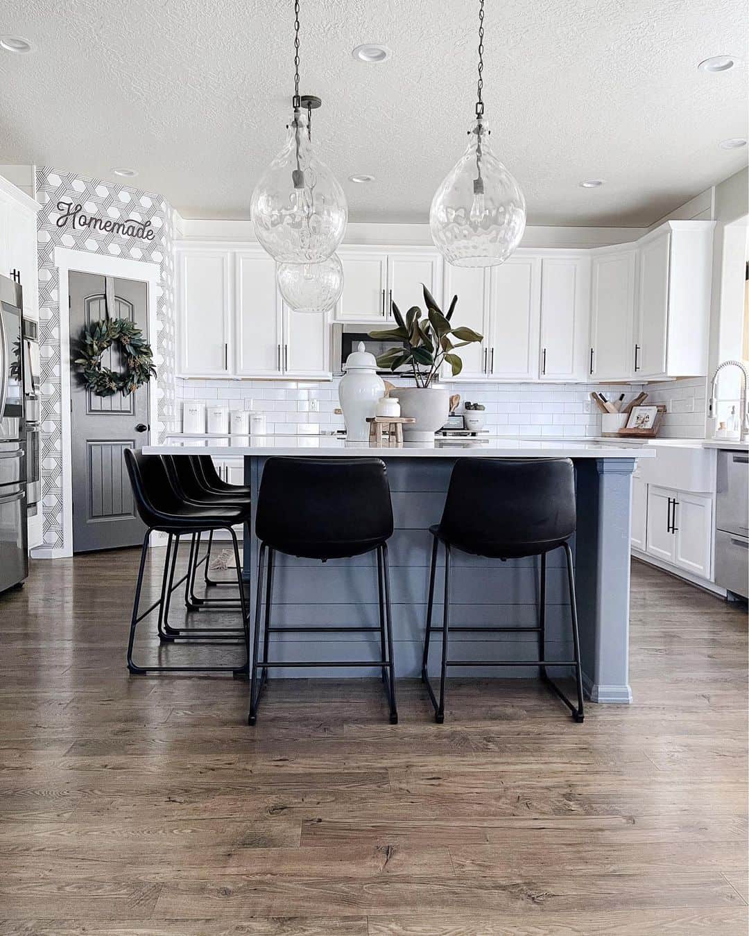 47 Kitchen Island Lighting Ideas to Put Your Kitchen in Spotlight