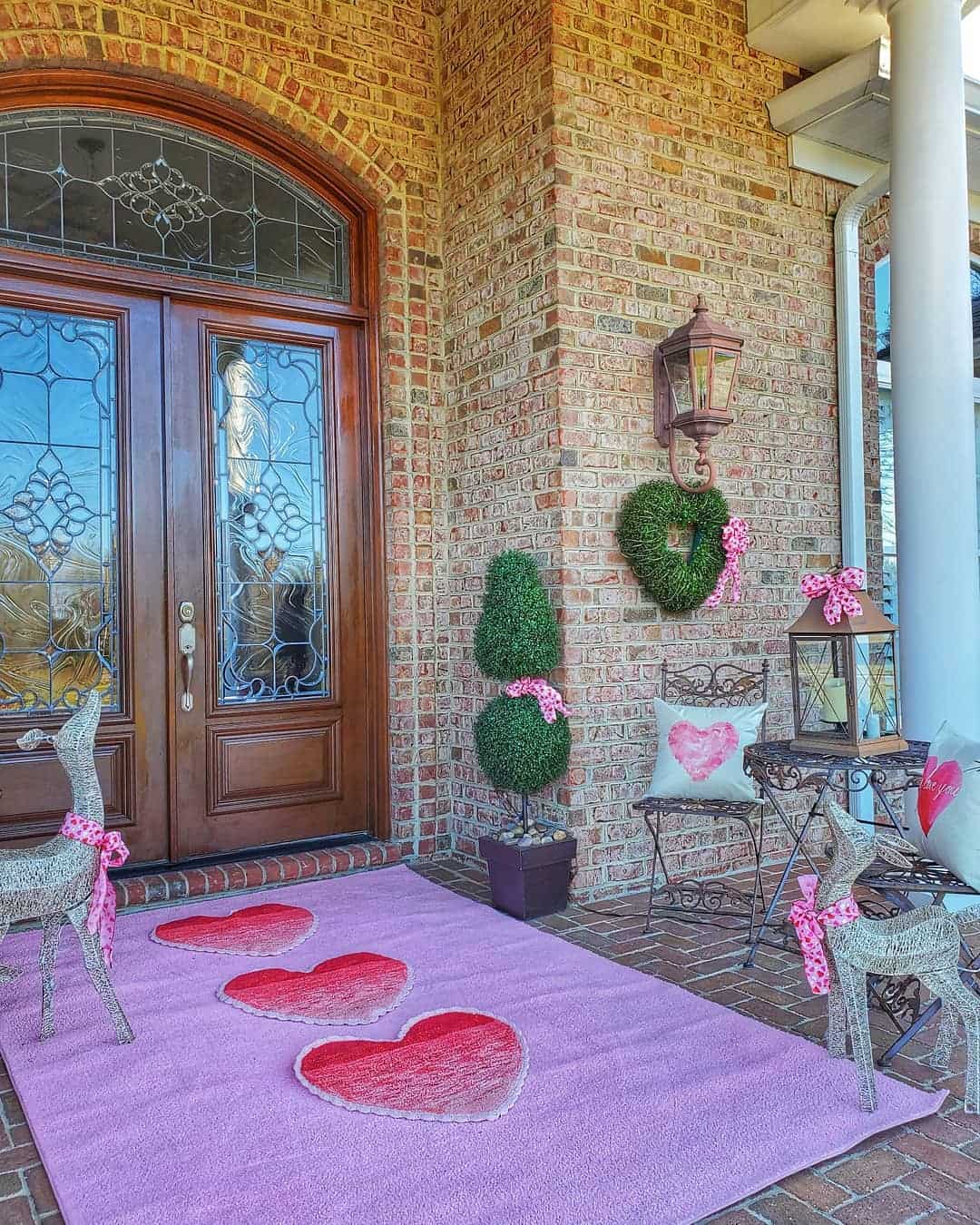 23 Outdoor Valentine's Day Décor Ideas to Spread a Little Extra Love