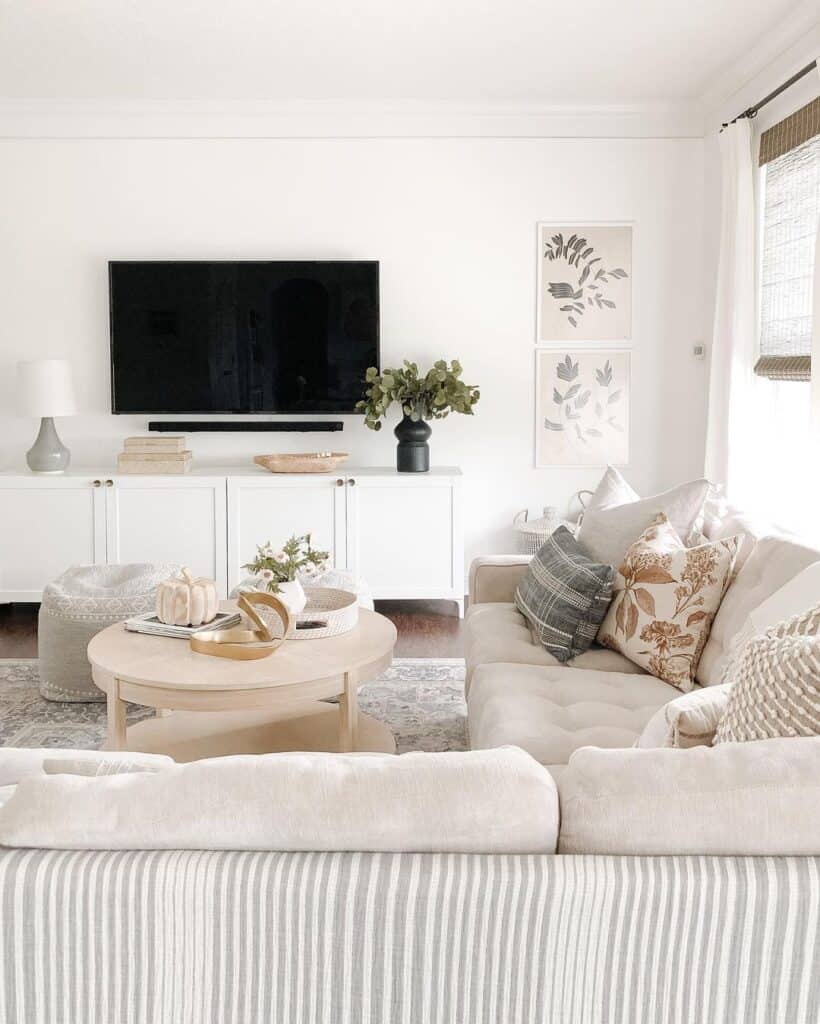 32 Stylish Round Coffee Table with Sectional Couch Ideas to Add Zest