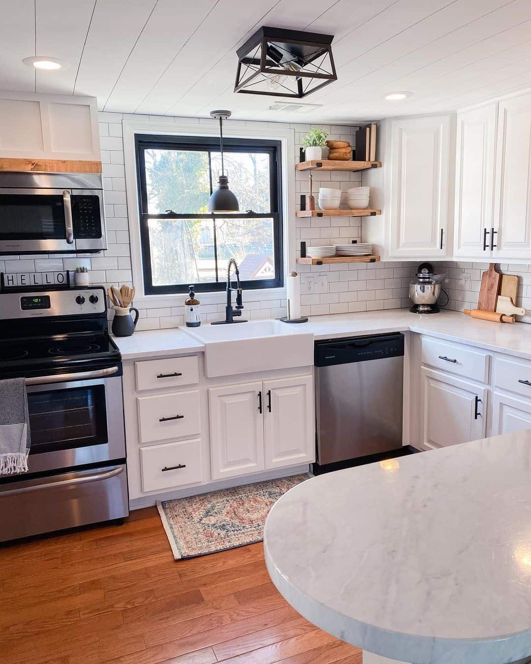 34 Kitchen Windows Over Sink Ideas for The Perfect View
