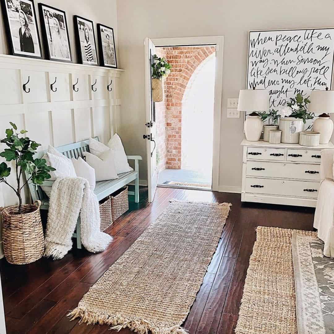 30 Board and Batten Foyer Designs for A Welcoming Entryway