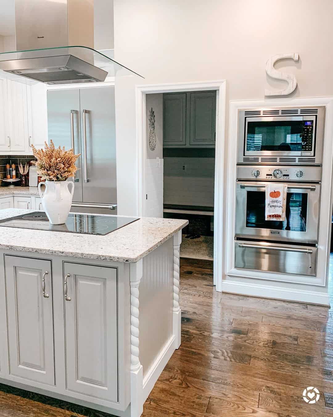 38 Kitchen Island End Panel Ideas for a Custom Look