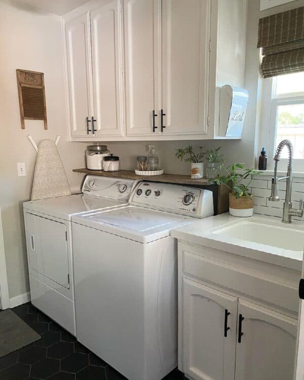31 Laundry Room with Sink Ideas to Make Your Laundry Day Better