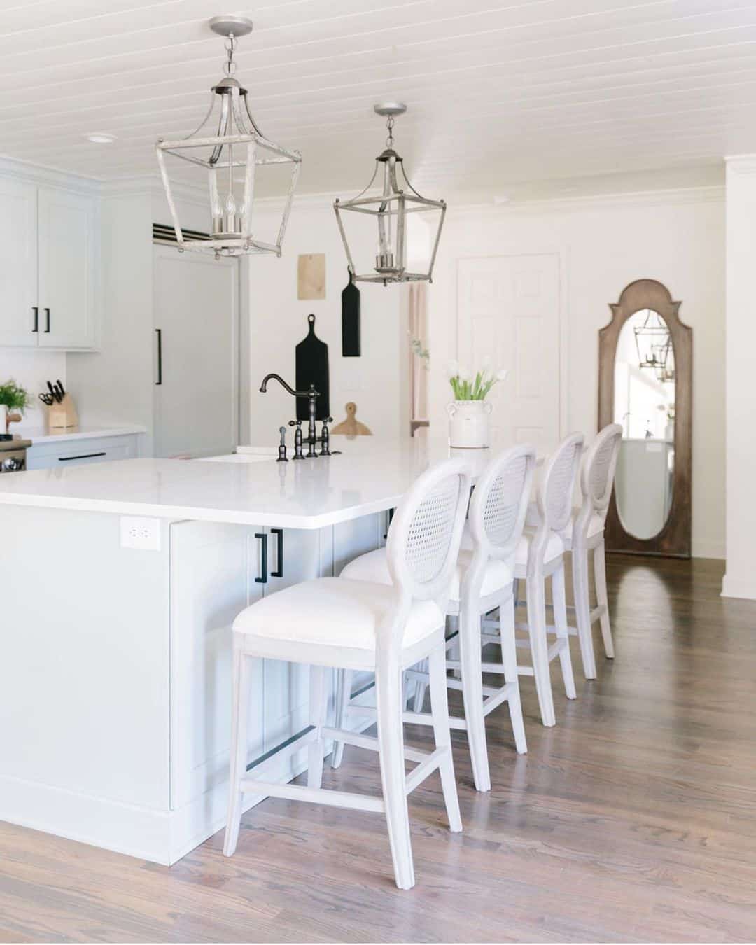 33 Genius Kitchen Island Electrical Outlet Ideas for Every Style