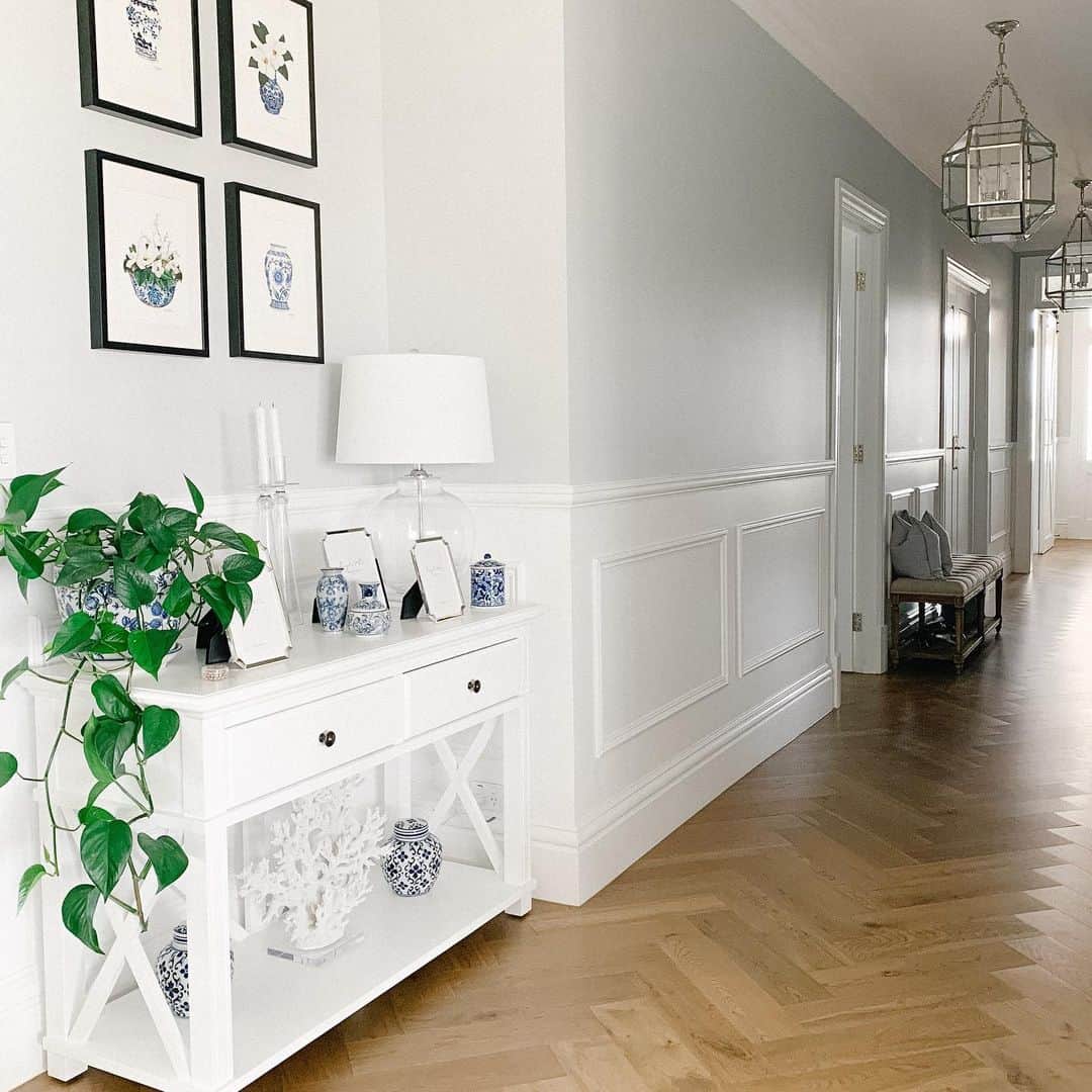 15 Chic and Trendy Ways to Style Gallery Wall Above Console Table