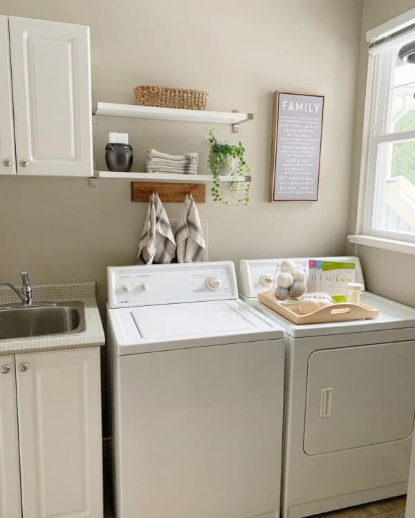 31 Laundry Room with Sink Ideas to Make Your Laundry Day Better