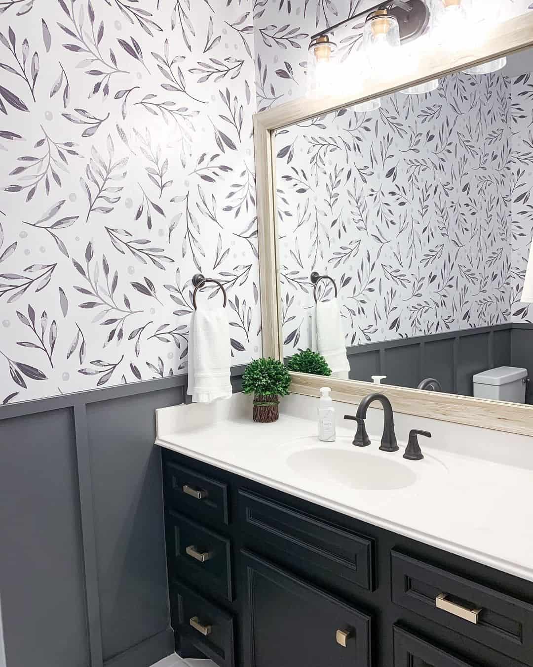 15 Striking Board and Batten Bathrooms That Look Chic and Timeless