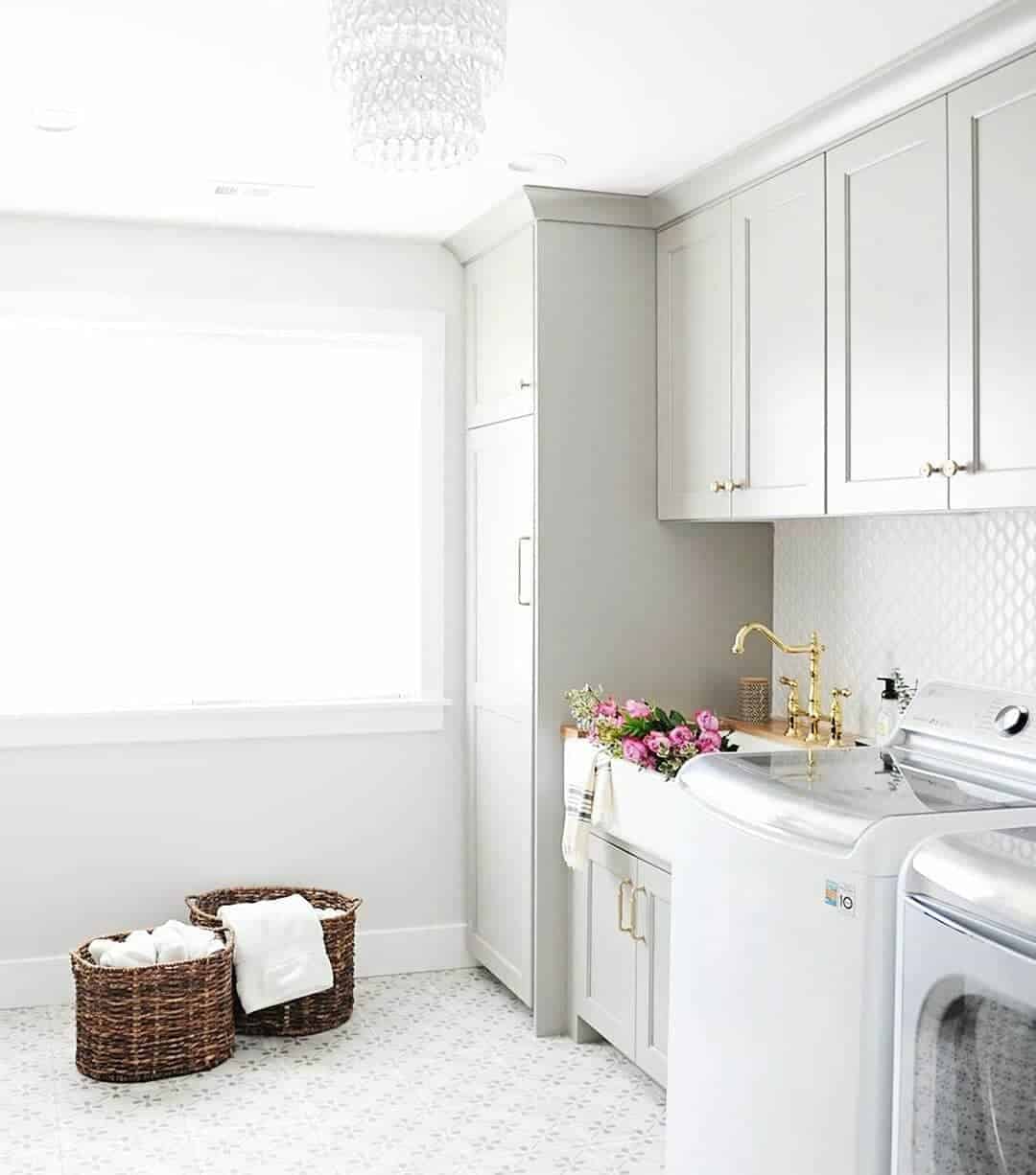 16 Laundry Room Wall Tile Ideas to Spice Up an Overlooked Space