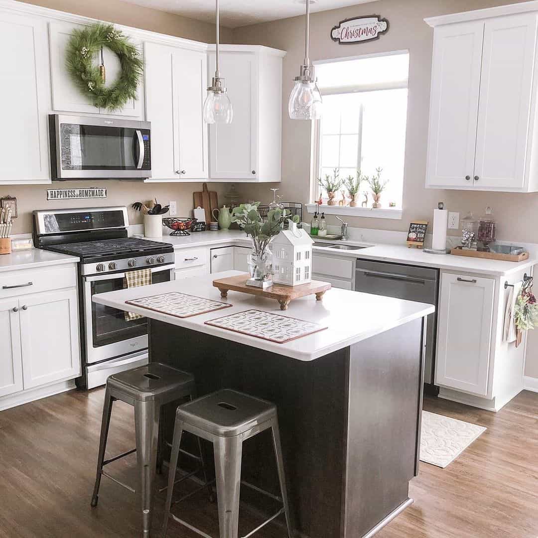 28 Contrasting Kitchen Island Ideas to Add Wow Factor