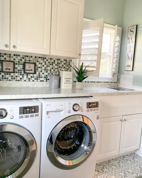 34 Laundry Countertop Ideas for Perfect Storage and Organization