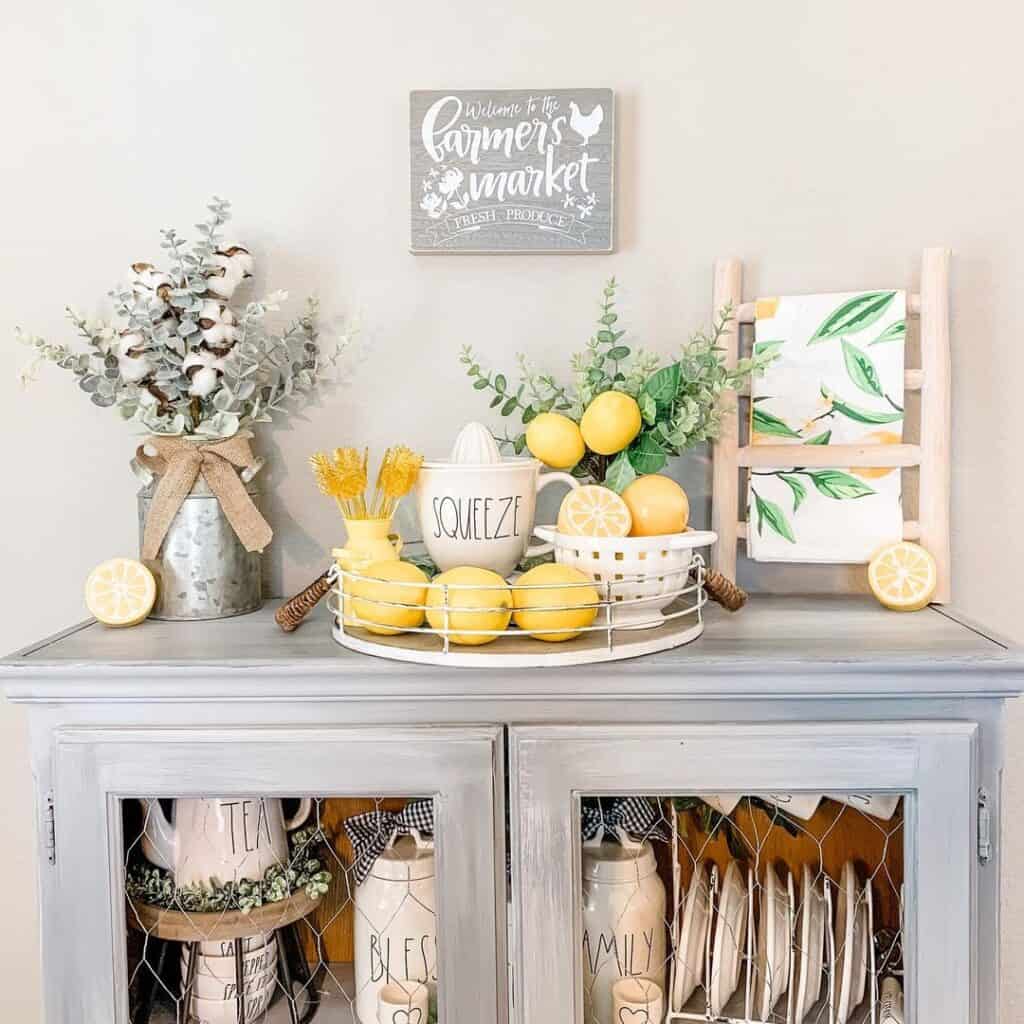 48 Yellow Farmhouse Décor Ideas to Bring In the Sunshine