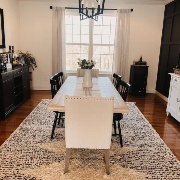 40 Farmhouse Dining Room Rugs to Add Soft Texture to Your Home