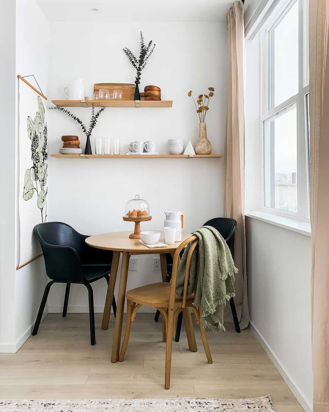 26 Different Color Dining Chairs to Infuse a Playful Touch