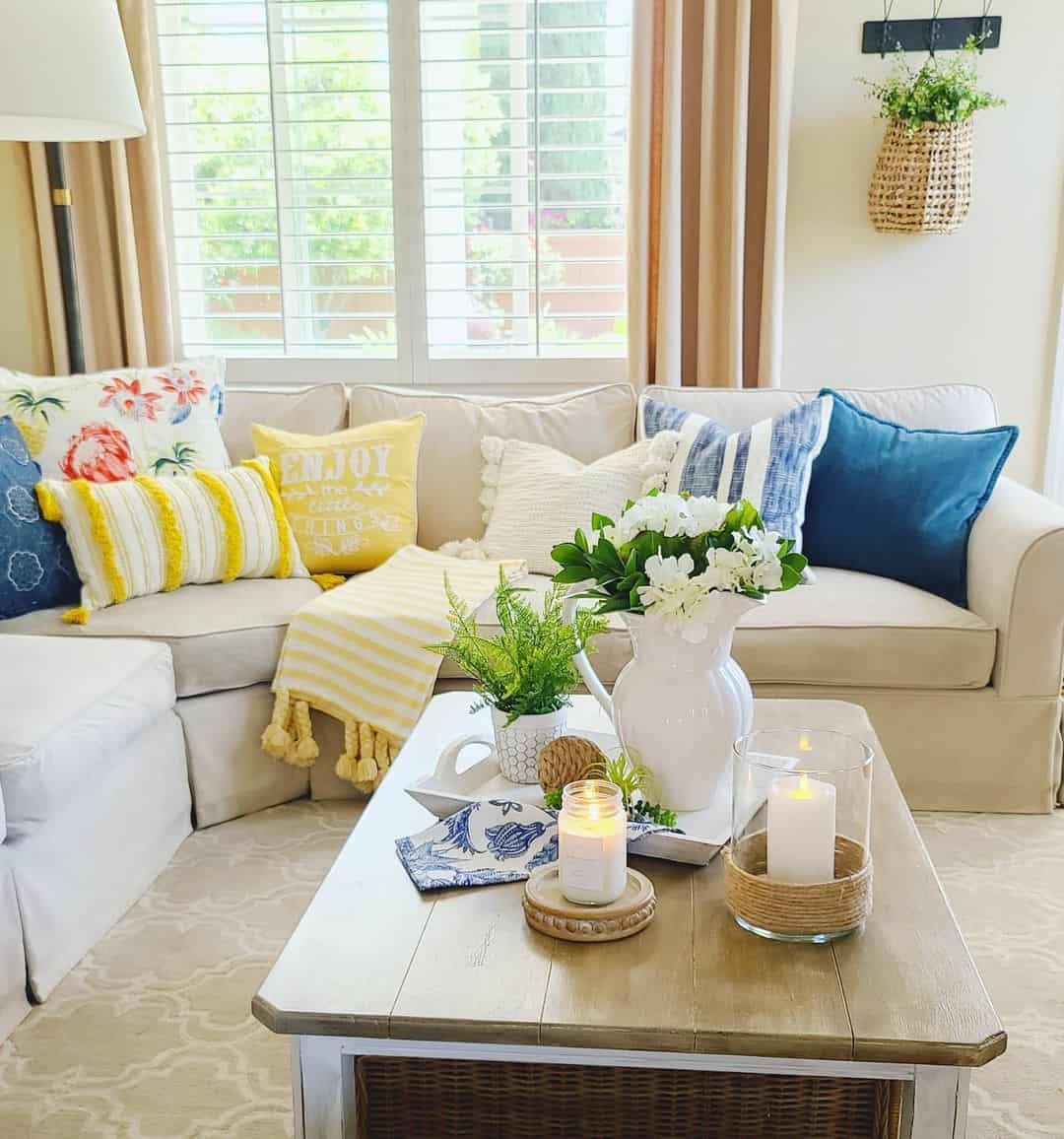 48 Yellow Farmhouse Décor Ideas to Bring In the Sunshine