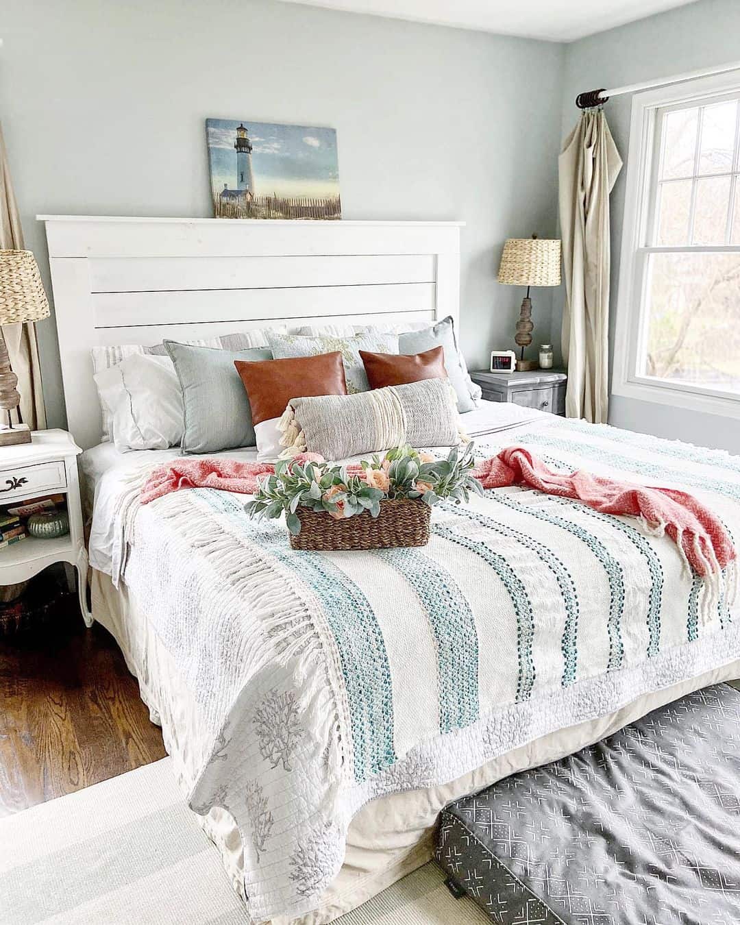 32 Rustic Farmhouse Bed Ideas That Work Their Rustic Magic