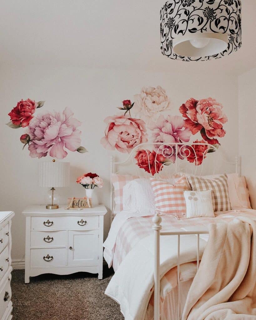27 Girl's Bedroom Lamps for an Insanely Dreamy Space