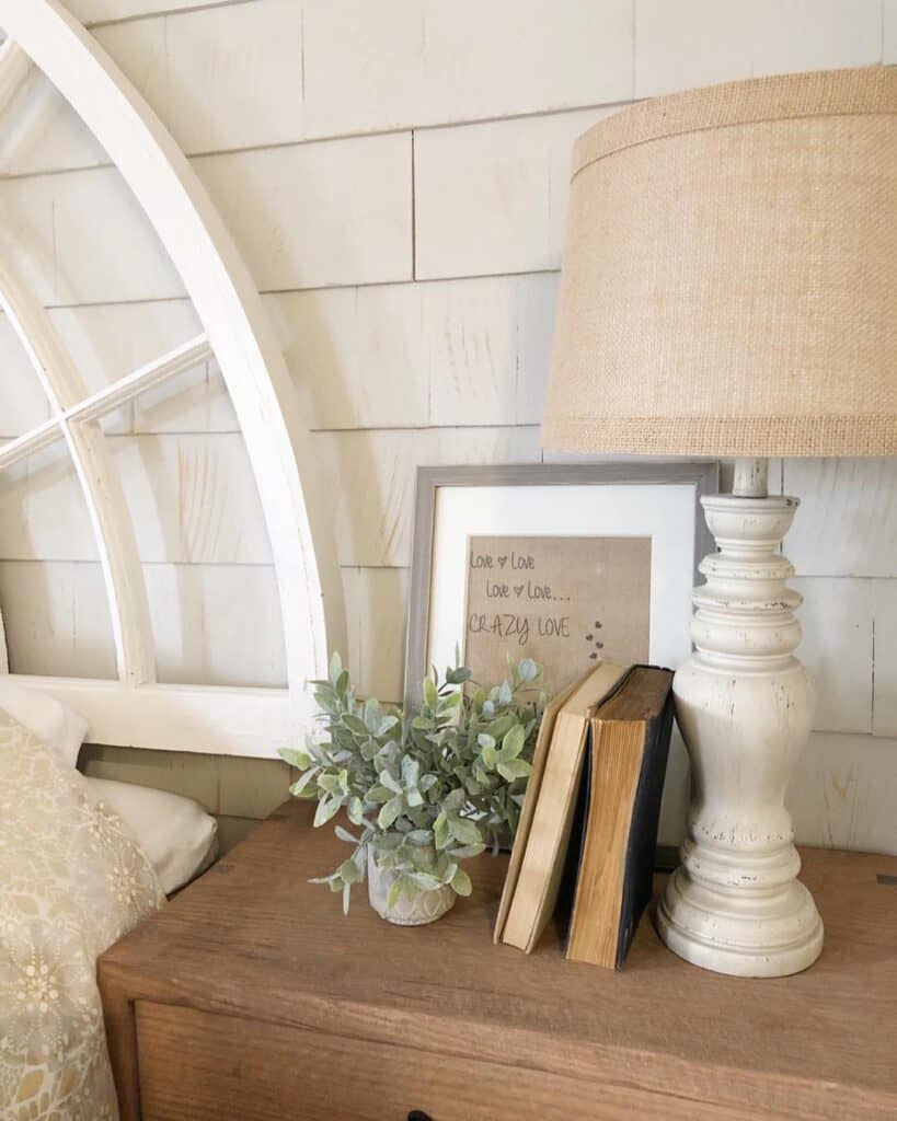40 Farmhouse Lamps for Bedroom That’ll Never Go Out of Style
