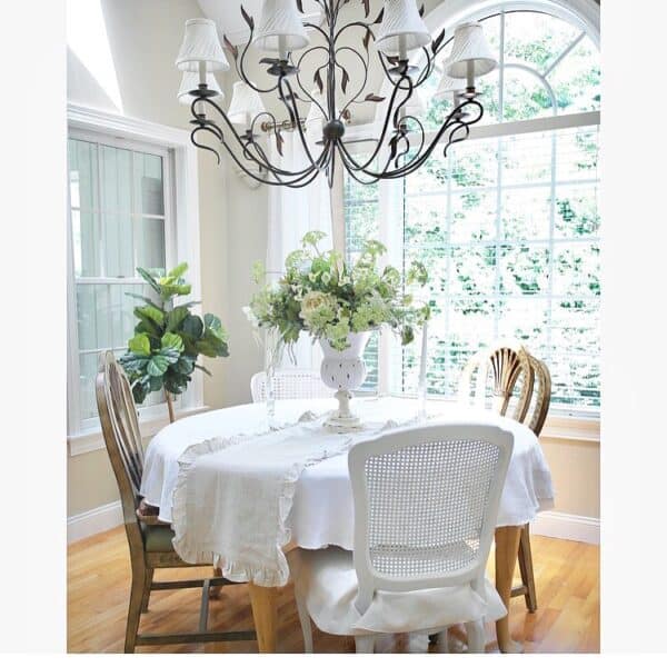 26 Different Color Dining Chairs to Infuse a Playful Touch