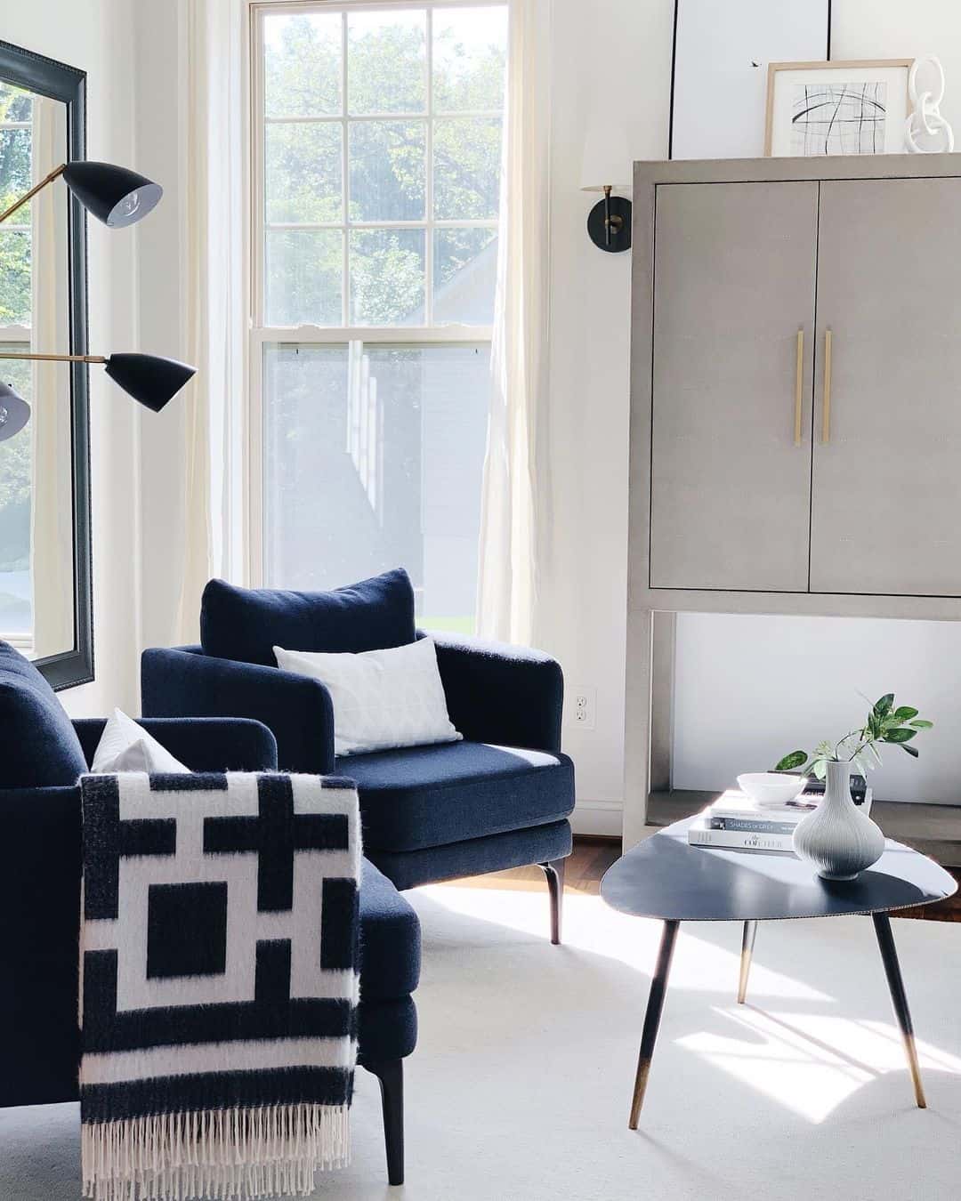 21 Blue Living Room Chairs to Instantly Jazz Up Your Home