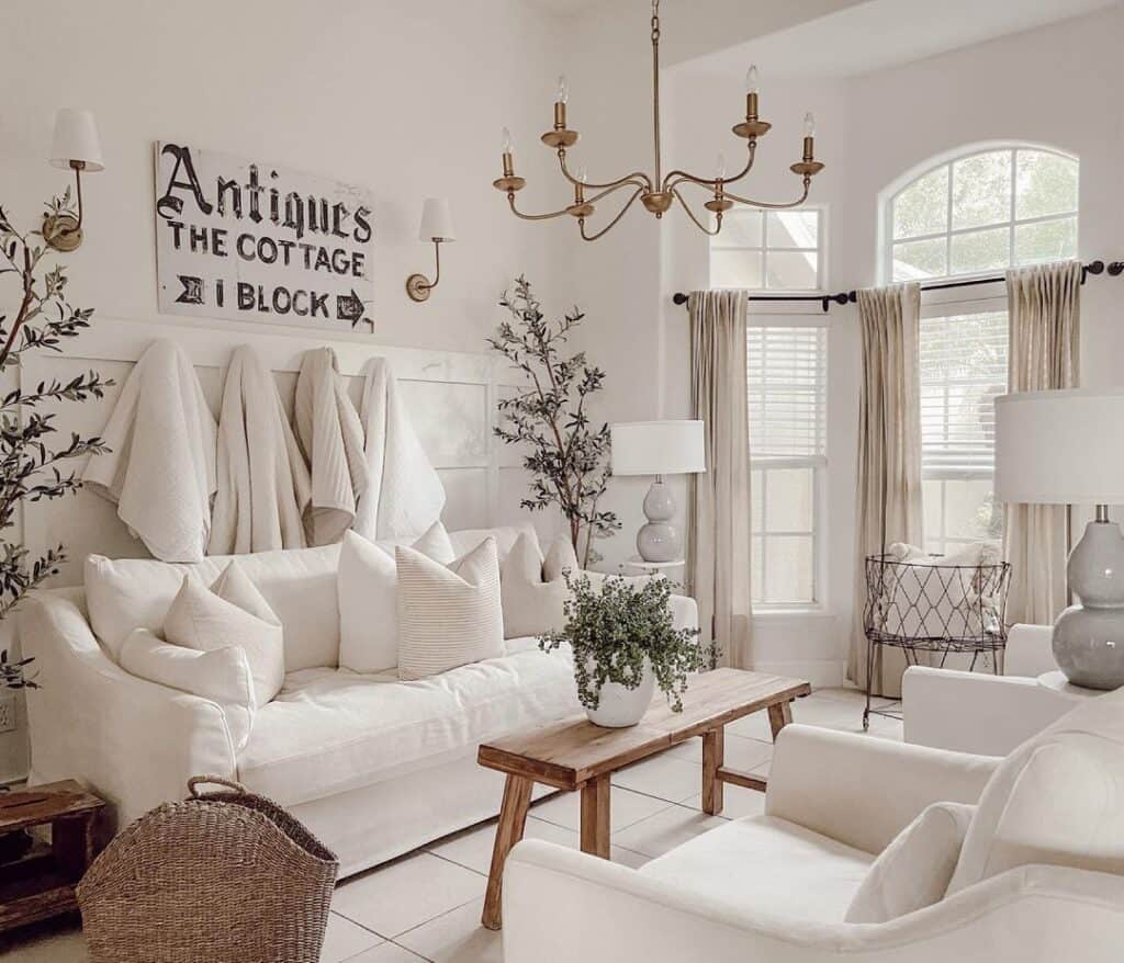 23 White Farmhouse Living Rooms for Modern Rustic Beauty