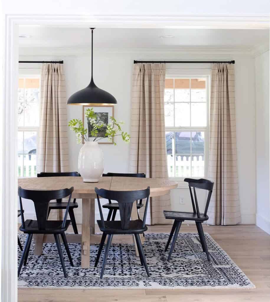 22 Oval Extendable Dining Tables That Work for Smaller Spaces