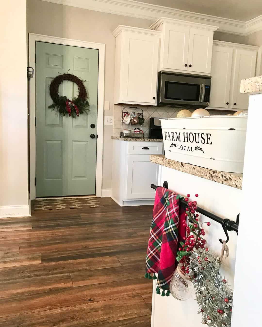 29 Farmhouse Baseboards and Trim Ideas to Tie It All Together