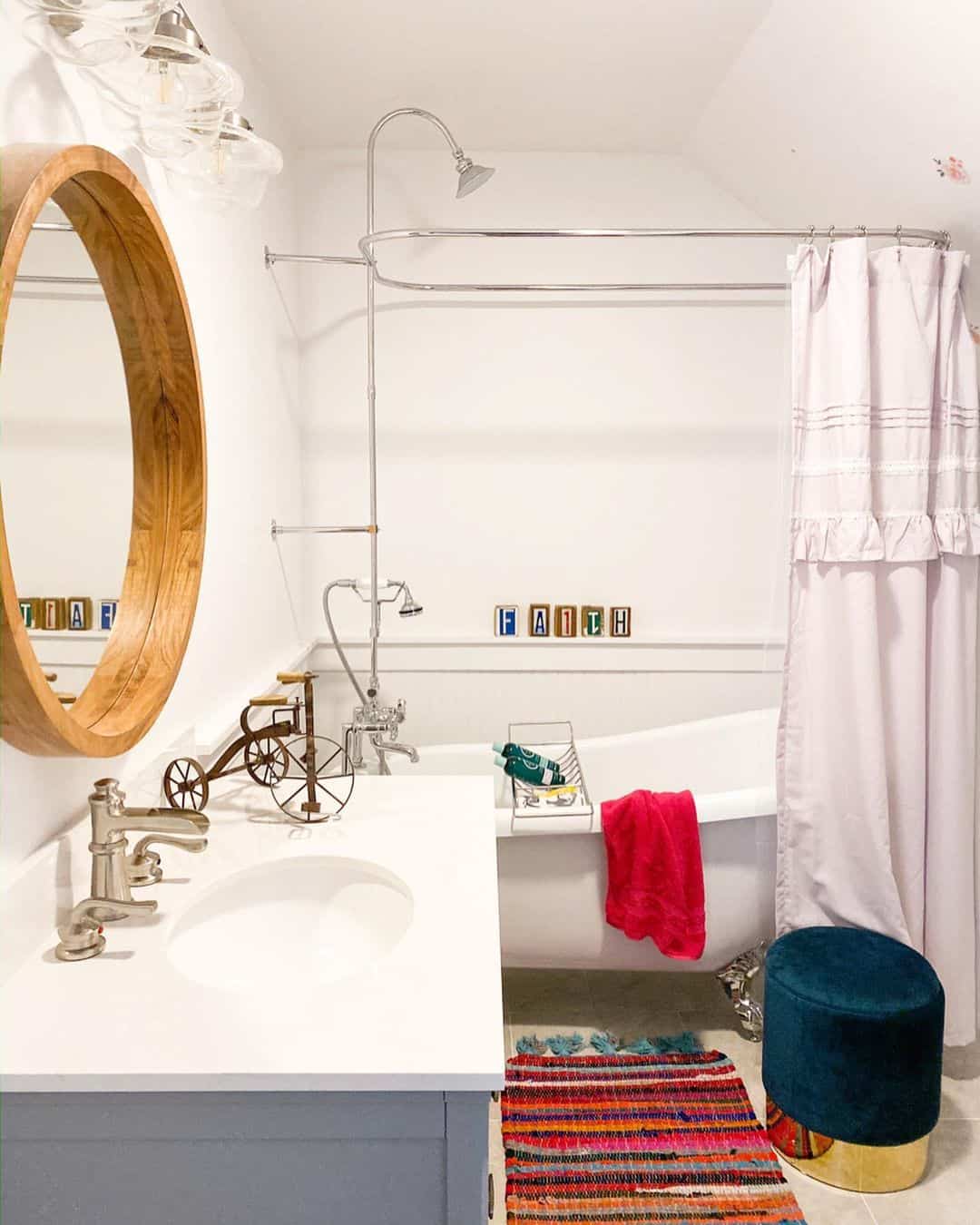 17 Bathtub Ledge Ideas for a More Functional Bathroom