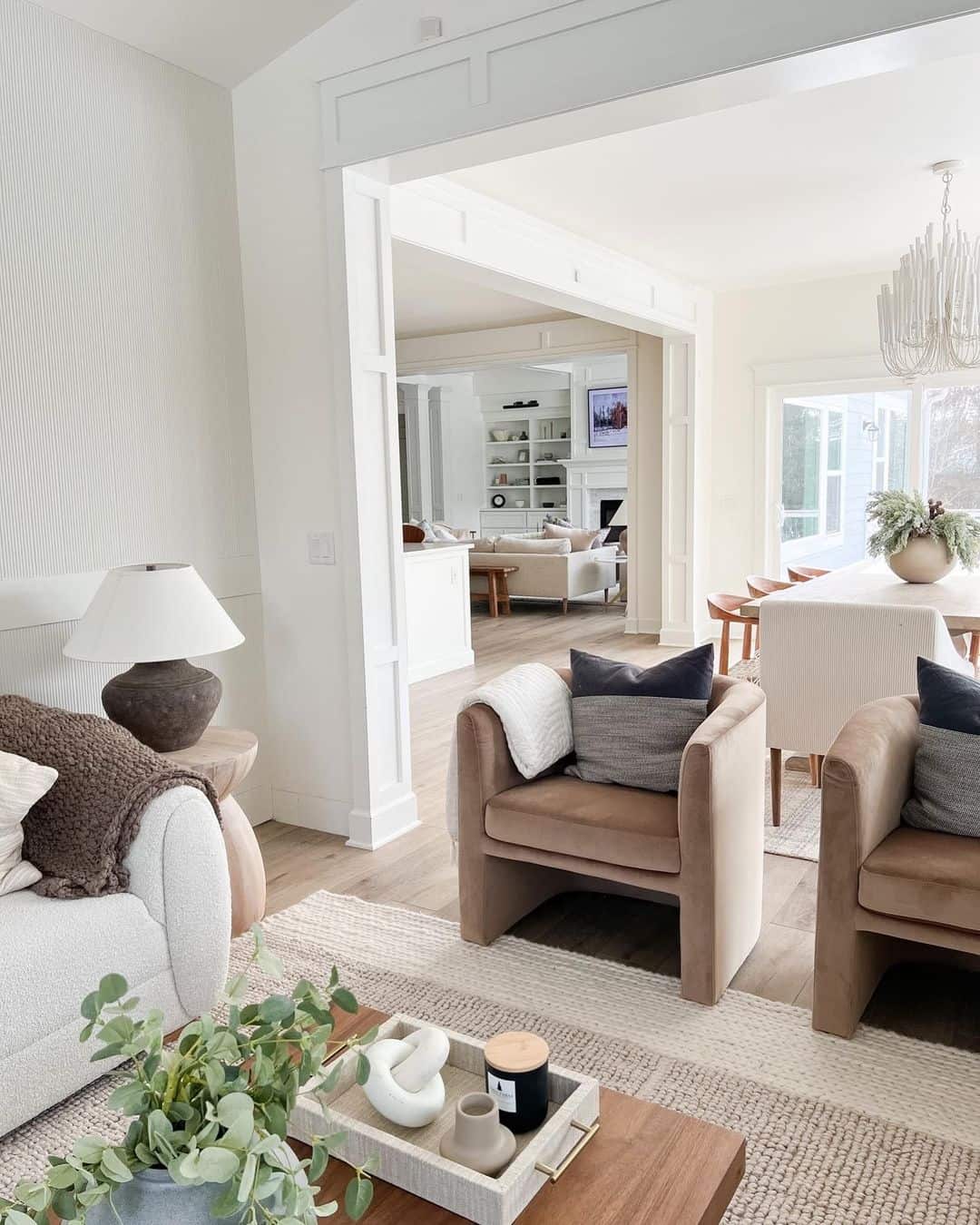 26 Baseboard Trim Ideas That Look Gorgeous with Wood Floors