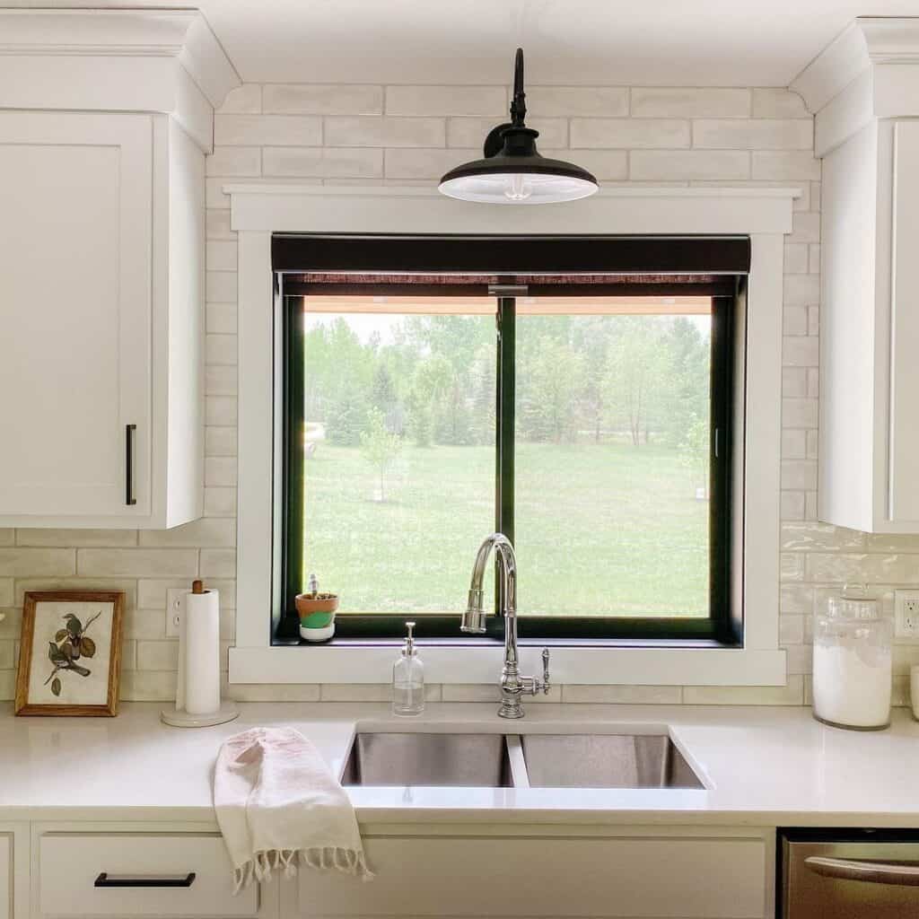 23 Sensational Ideas for Backsplash Around Window