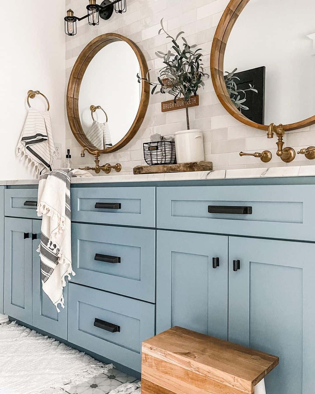 19 Dazzling Cloe Tile Design Ideas