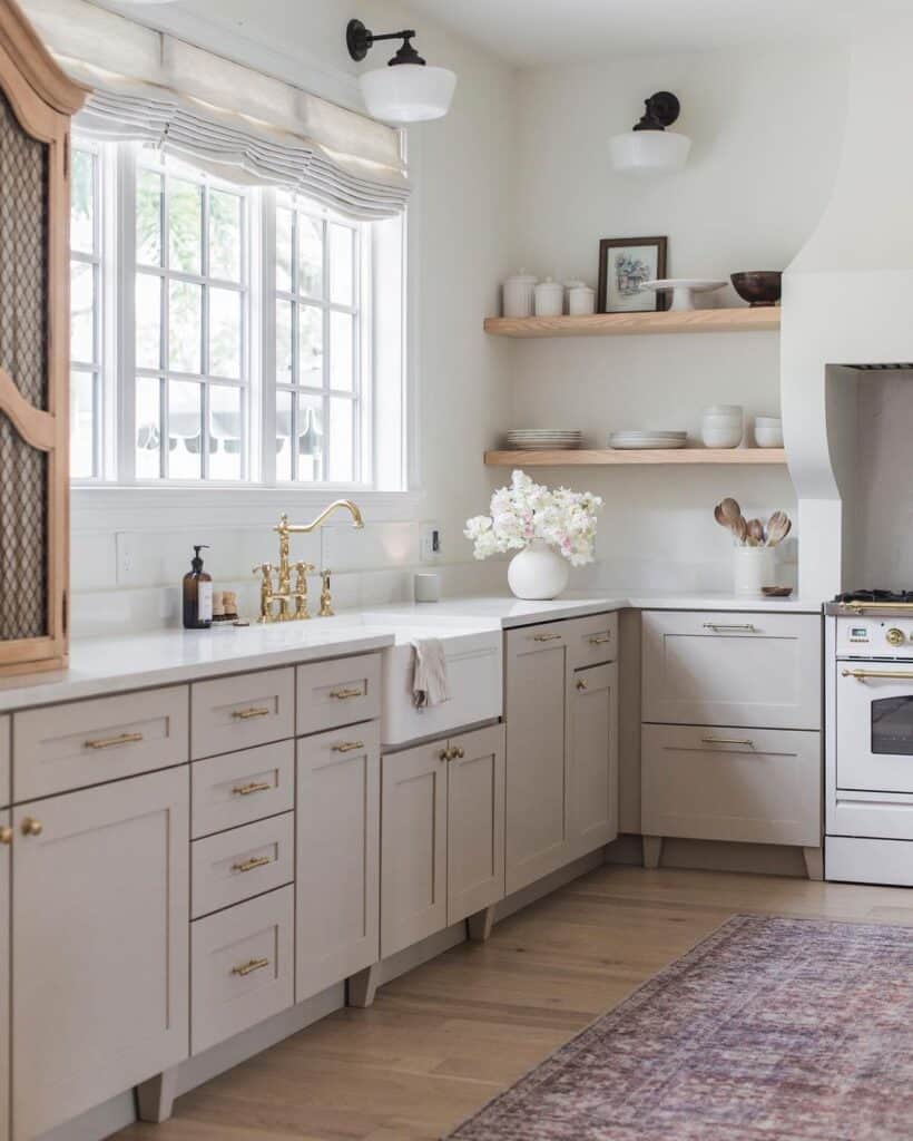 29 Inspiring Shaker Kitchen Cabinet Hardware Ideas