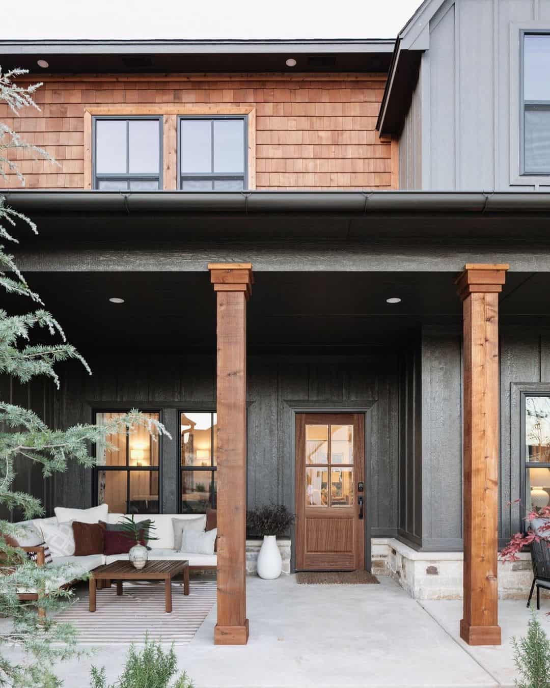 34 Farmhouse Porch Columns for an Enchanting Entrance