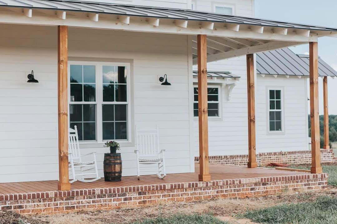 34 Farmhouse Porch Columns for an Enchanting Entrance