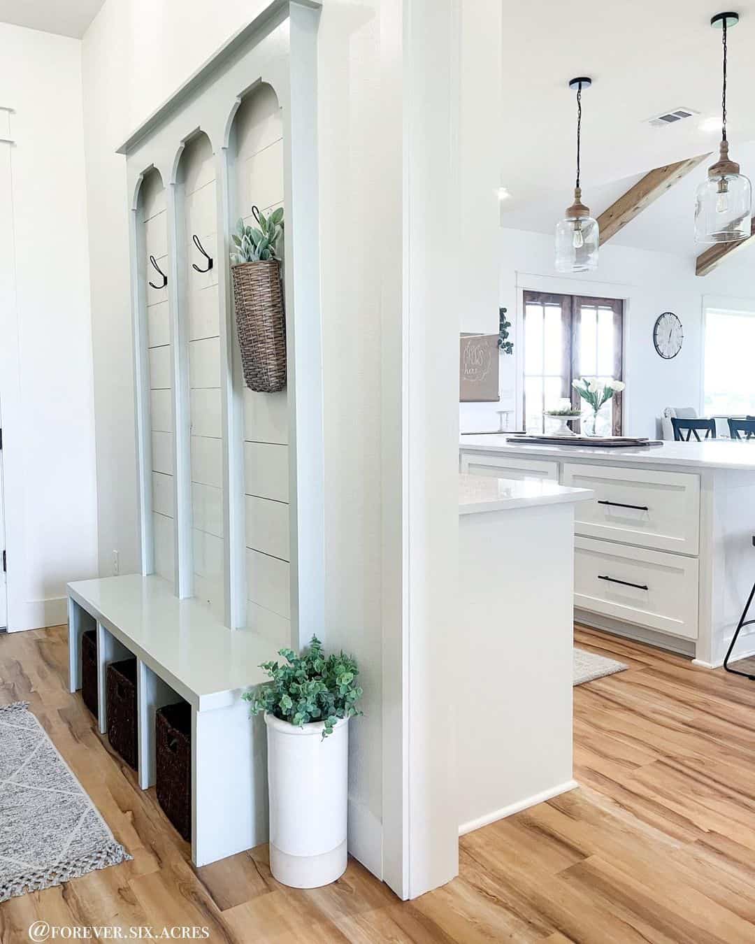 Arched Frame Surrounding Bench with Cubbies - Soul & Lane