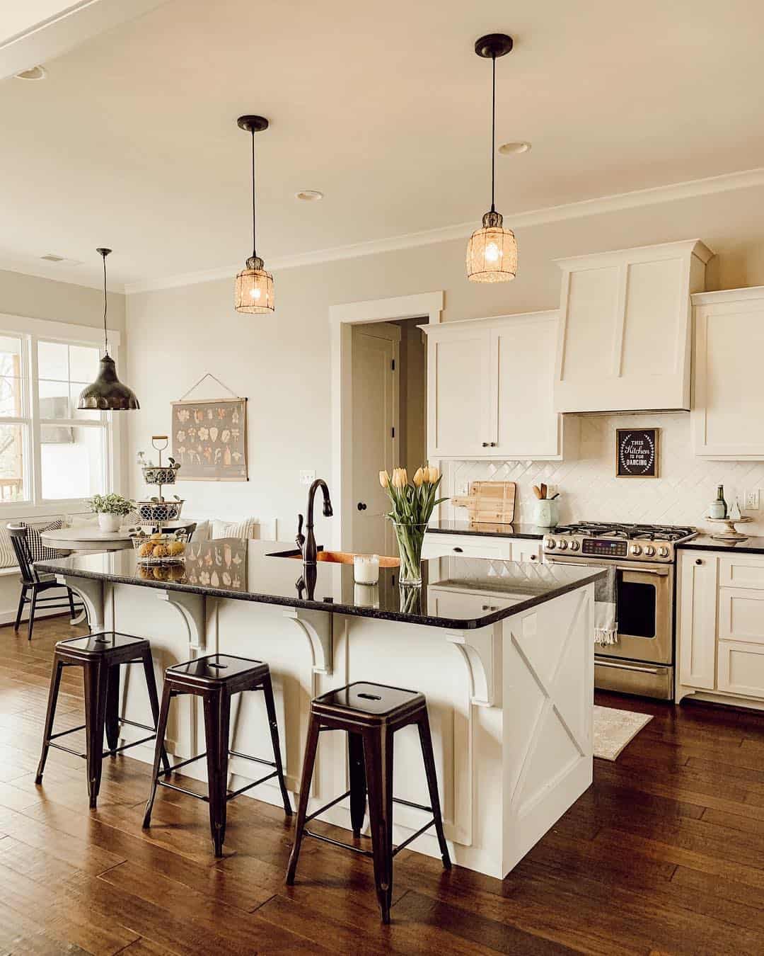 21 Shaker Cabinet Crown Molding Ideas for Your Next Reno