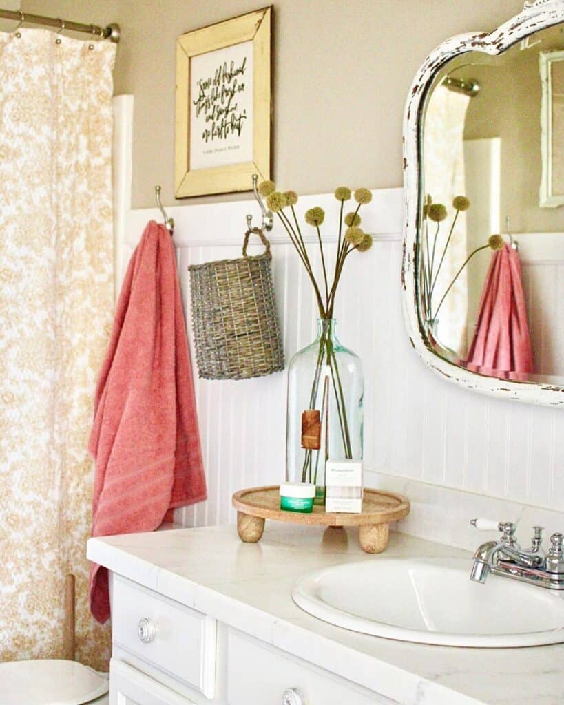 19 Beadboard Bathroom Ideas That Will Never Go Out of Style