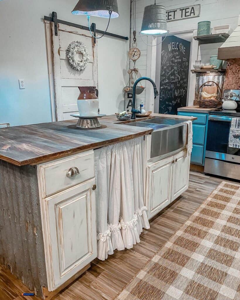 23 Farmhouse Blue Kitchen Cabinets for a Timeless Kitchen
