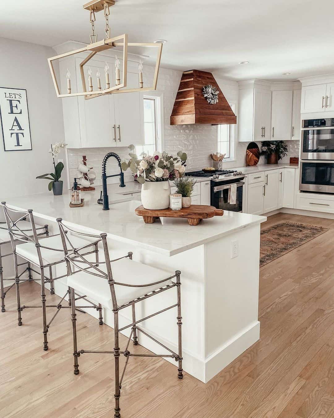 22 Amazing U Shaped Kitchen Ideas For Your Next Renovation