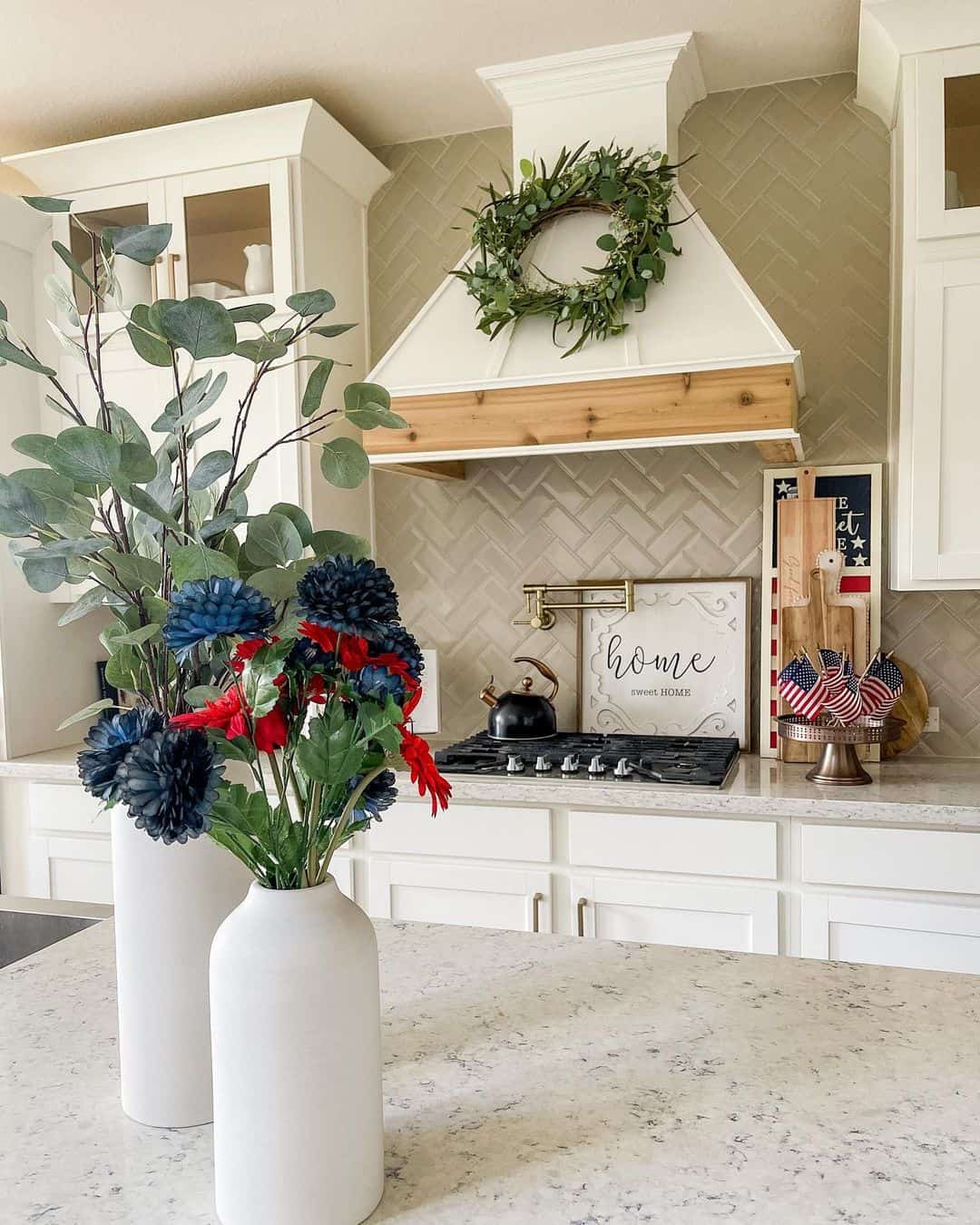 30 Herringbone Backsplash Kitchens That Look So Dynamic