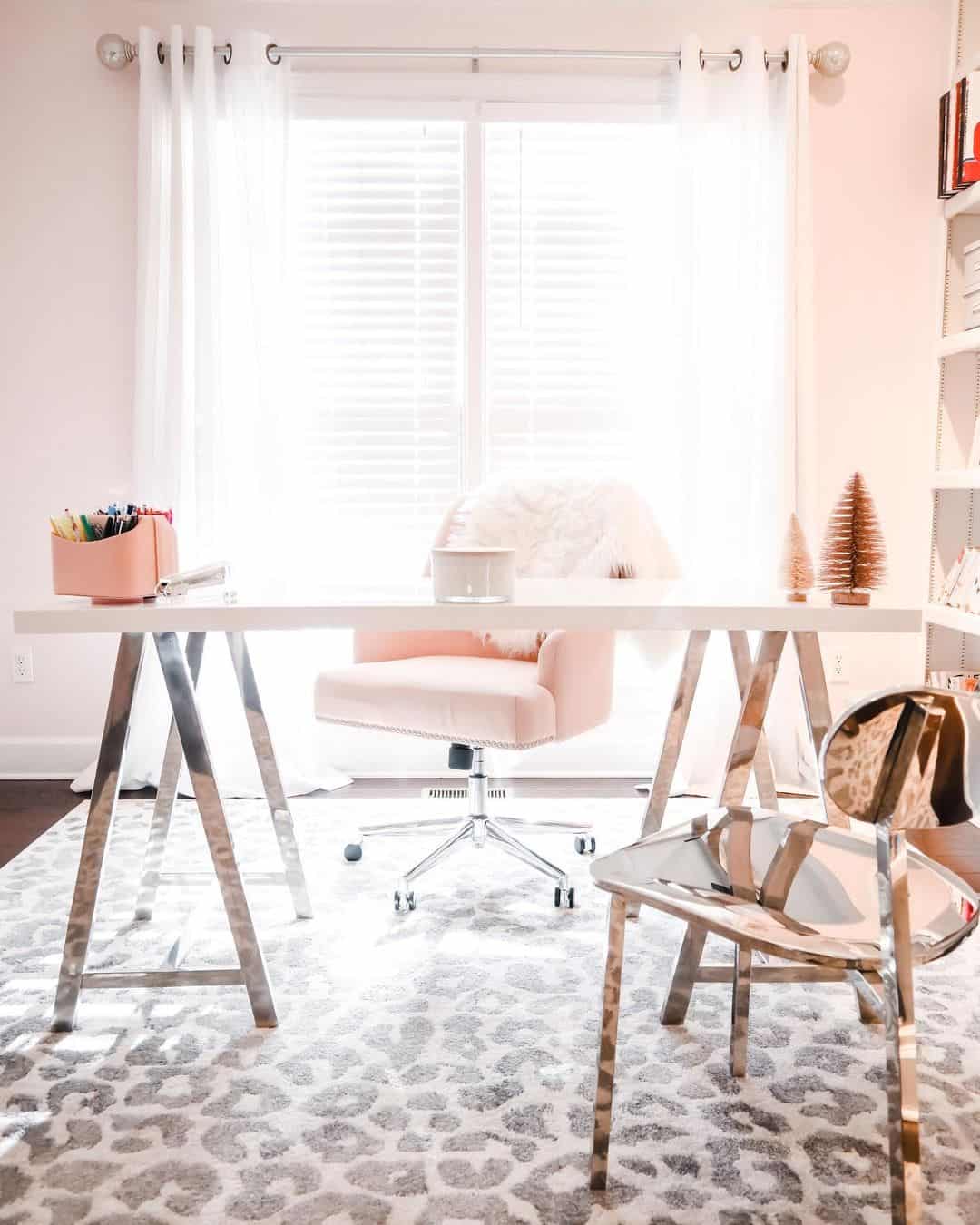 12 Pink Office Ideas You’ll Have a Crush On