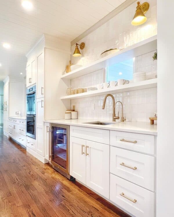 32 Elegant Ideas for a White and Gold Kitchen