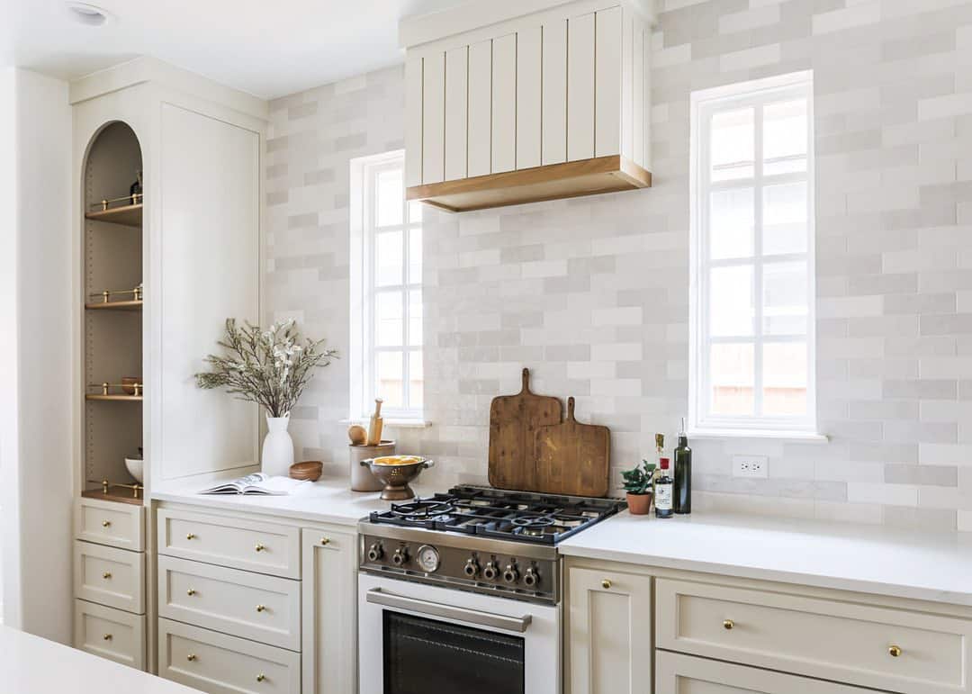 24 Gray Subway Tile Backsplash Features for Your Home